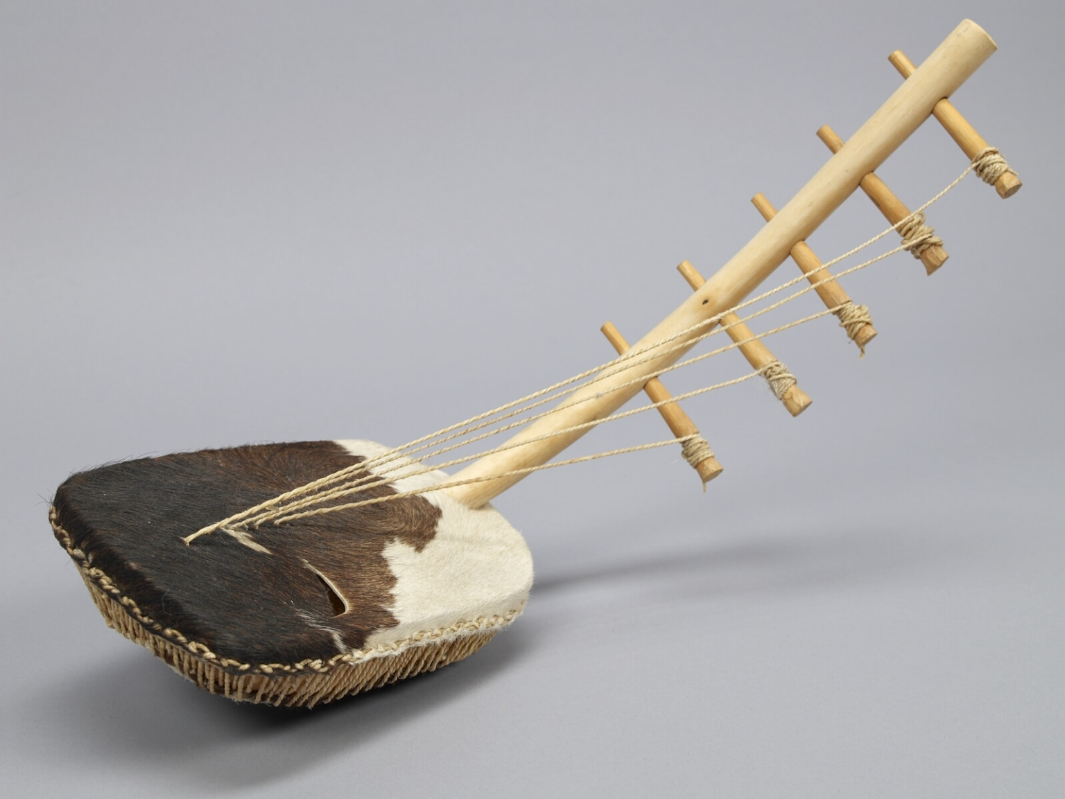 The Adeudeu: Kenya's Teso Arched Harp — History, Parts and How It Works